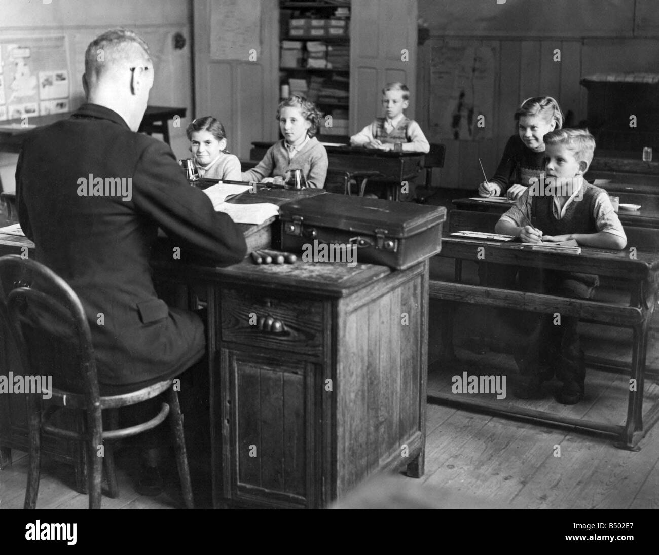 1950s classroom hi-res stock photography and images - Alamy