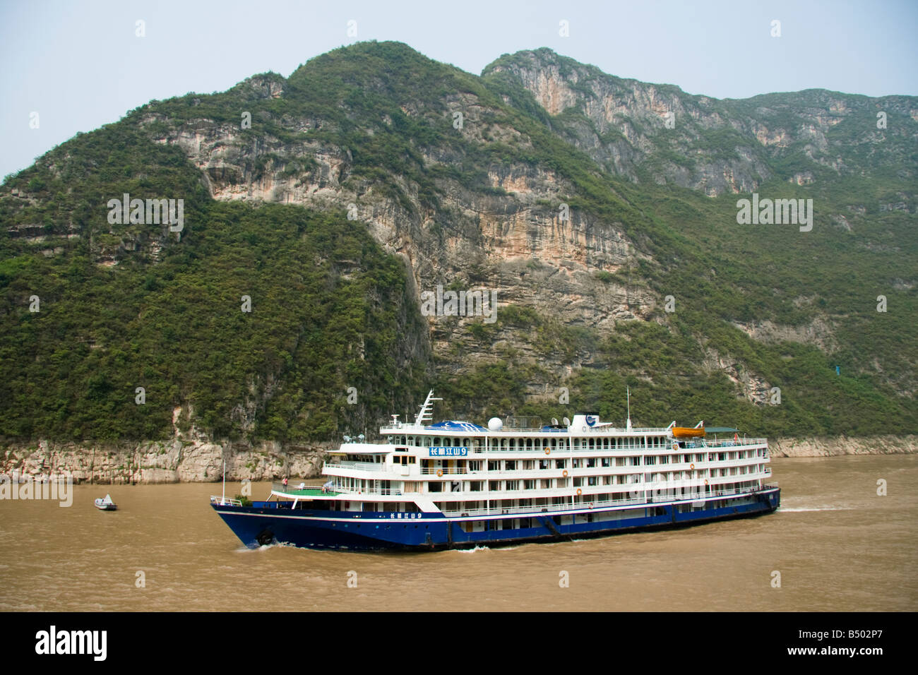 Yangtze River Cruise Stock Photos & Yangtze River Cruise Stock Images ...