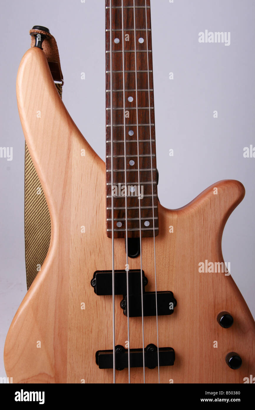 4 string bass guitar hi-res stock photography and images - Alamy