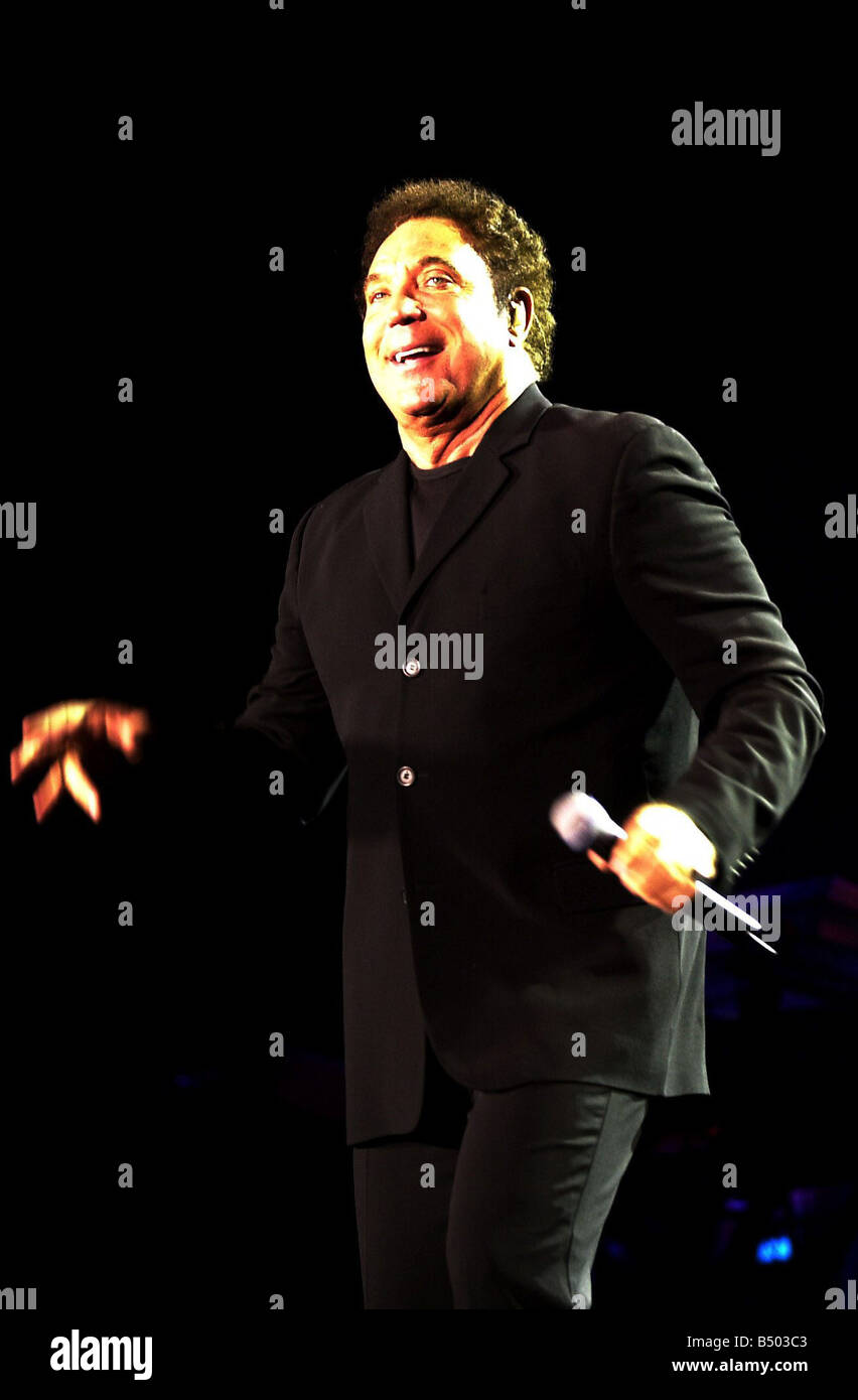 Welsh Singer Tom Jones performing on stage in Cardiff Stock Photo - Alamy