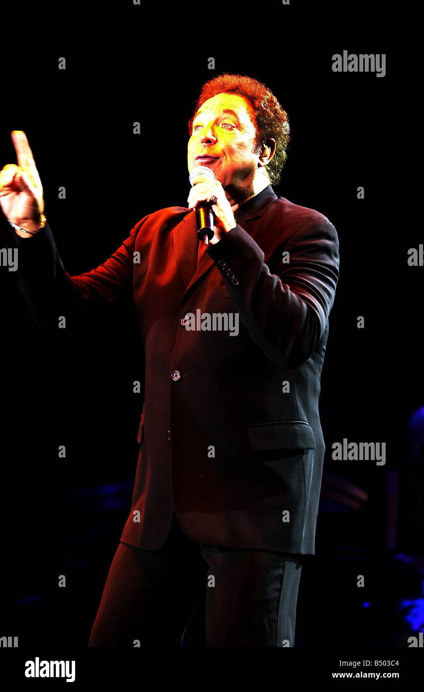 Welsh Singer Tom Jones performing on stage in Cardiff Stock Photo - Alamy