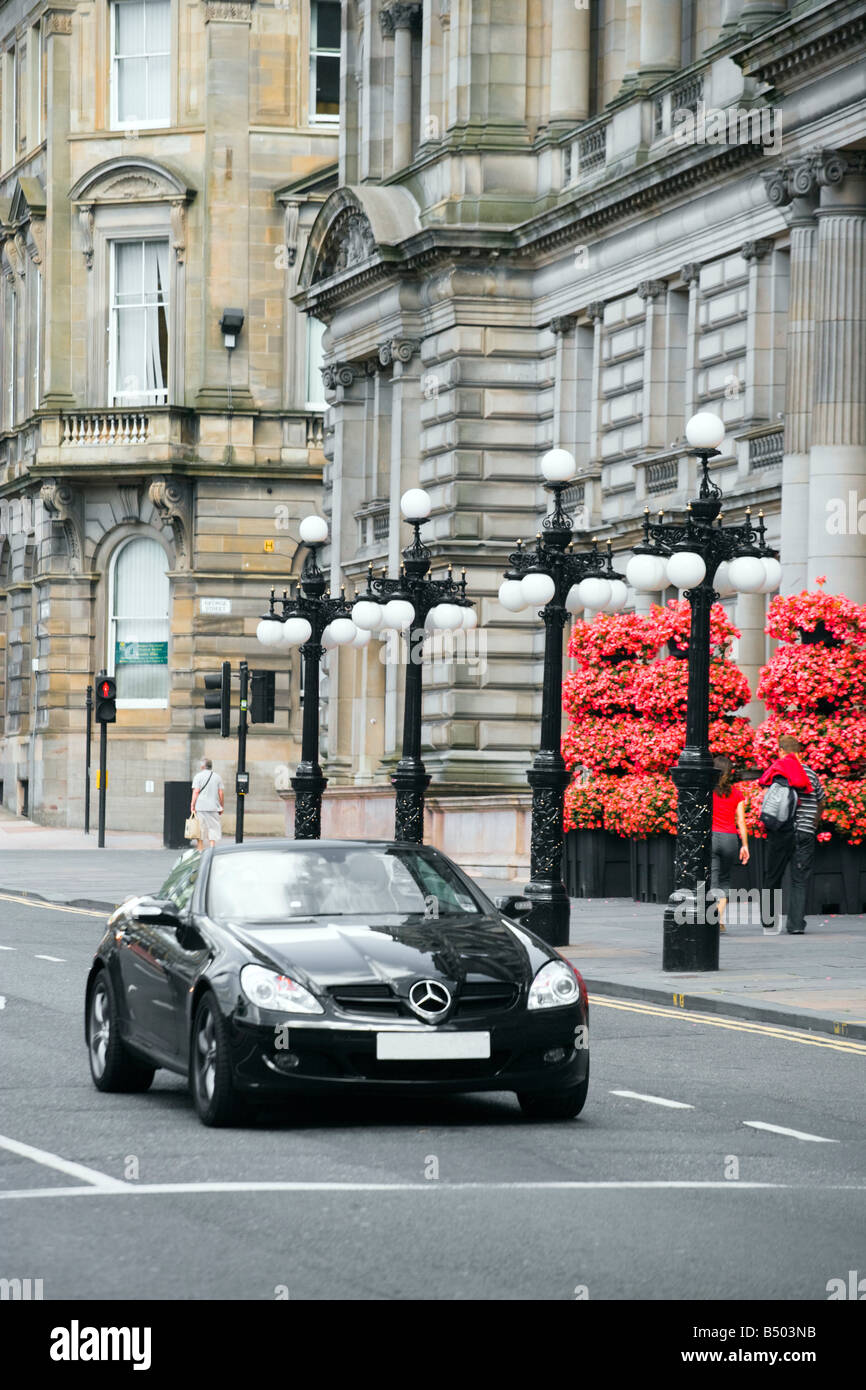 Car driving in glasgow hi-res stock photography and images - Alamy