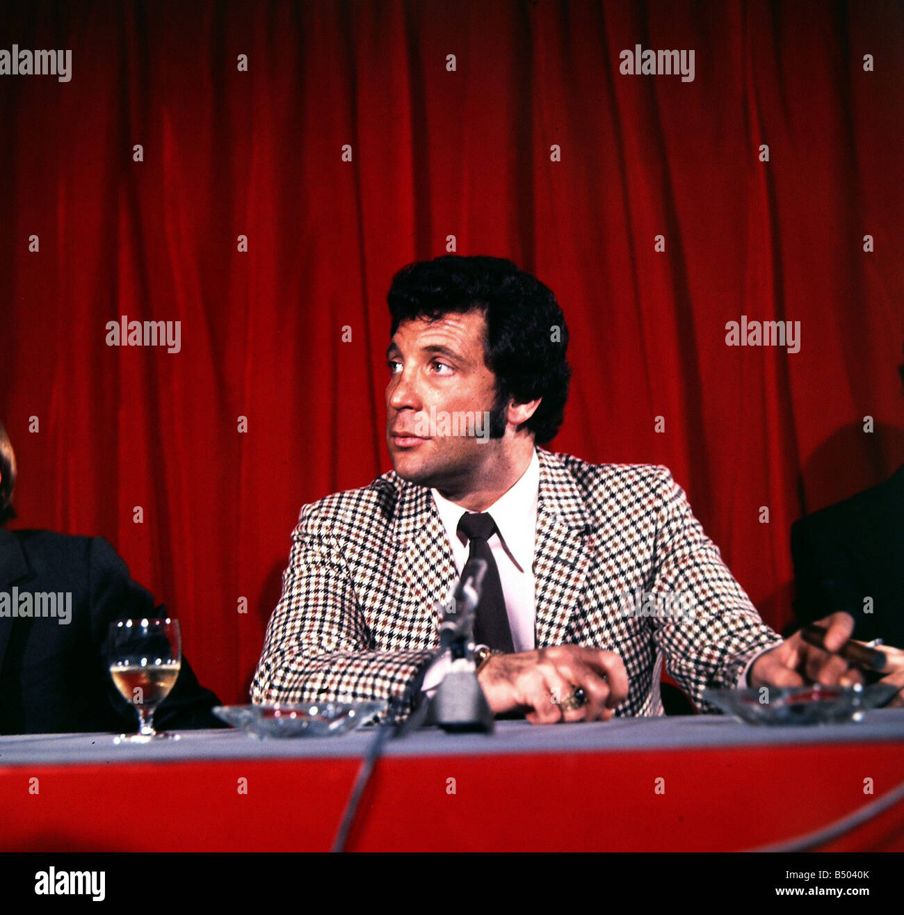 Pop star interview hi-res stock photography and images - Alamy