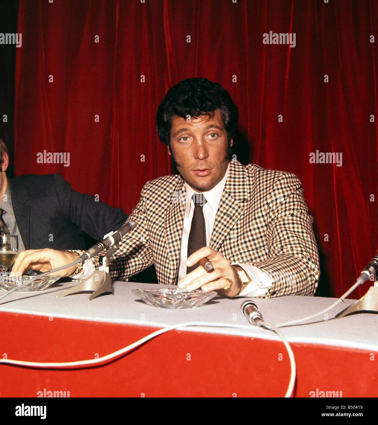 Tom Jones Pop Star conference Interview Stock Photo - Alamy