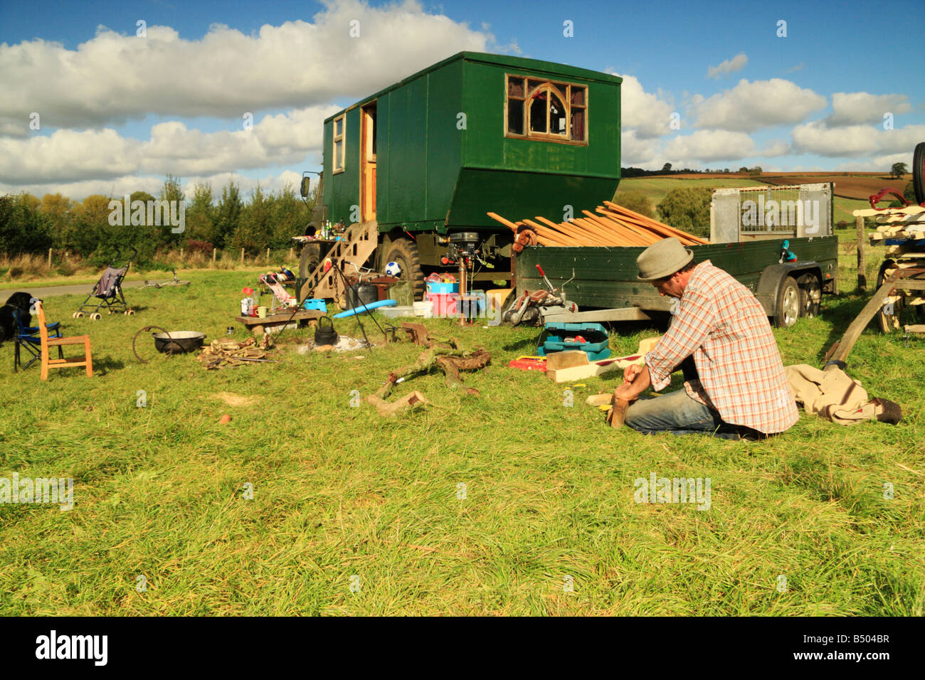 Tinkers caravan hi-res stock photography and images - Alamy