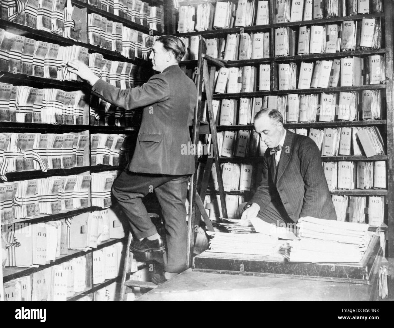 Scotland yard 1940s hi-res stock photography and images - Alamy