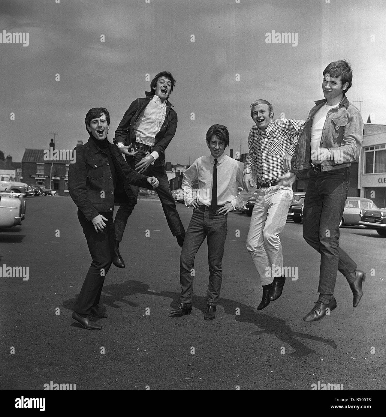 Hollies Pop Group June 1965 Graham Nash Far Left And Lead Singer Allan Clarke 2nd Left Stock