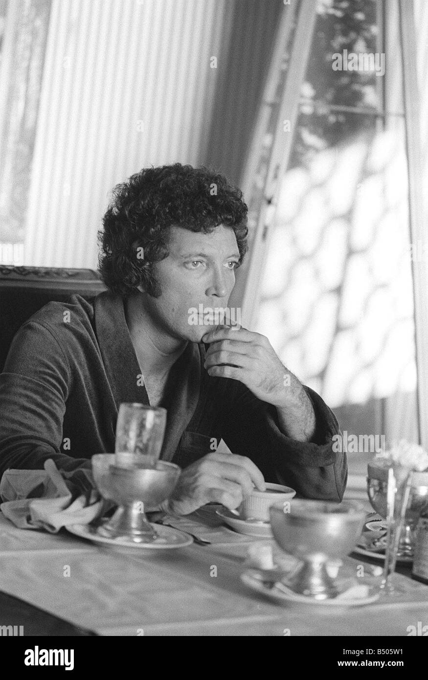 Tom Jones singer April 1977 Stock Photo - Alamy