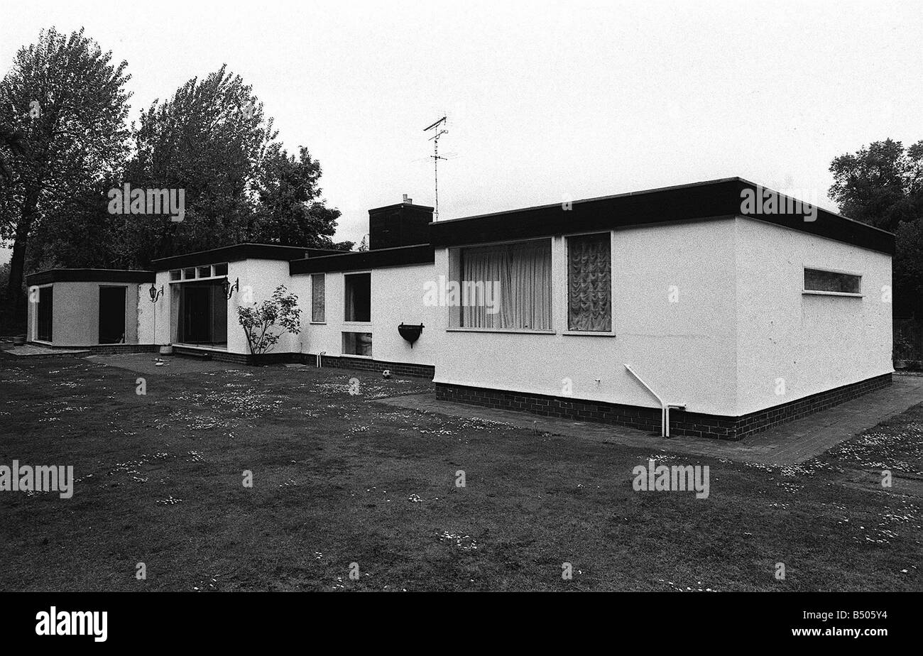 Alex higgins 1982 hi-res stock photography and images - Alamy