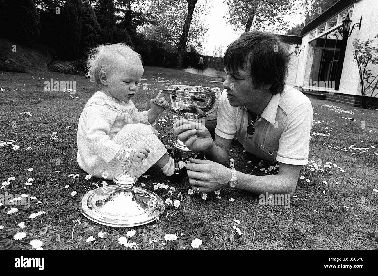 Alex higgins 1982 Black and White Stock Photos & Images - Alamy