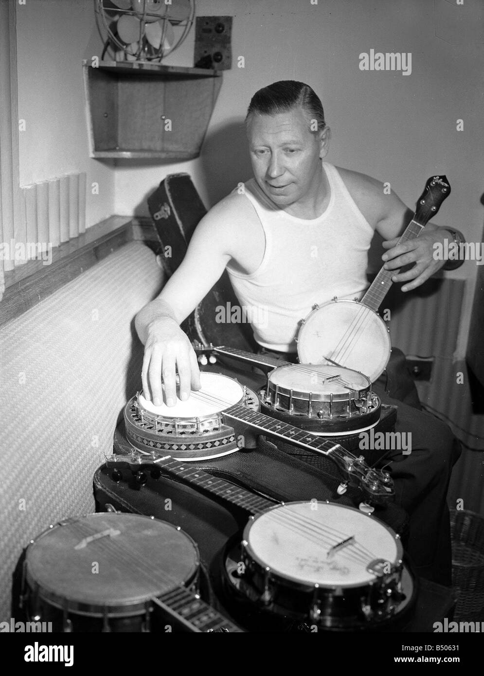 George Formby 1953 1175 2 From the late 1930 s through the early 1940 s ...