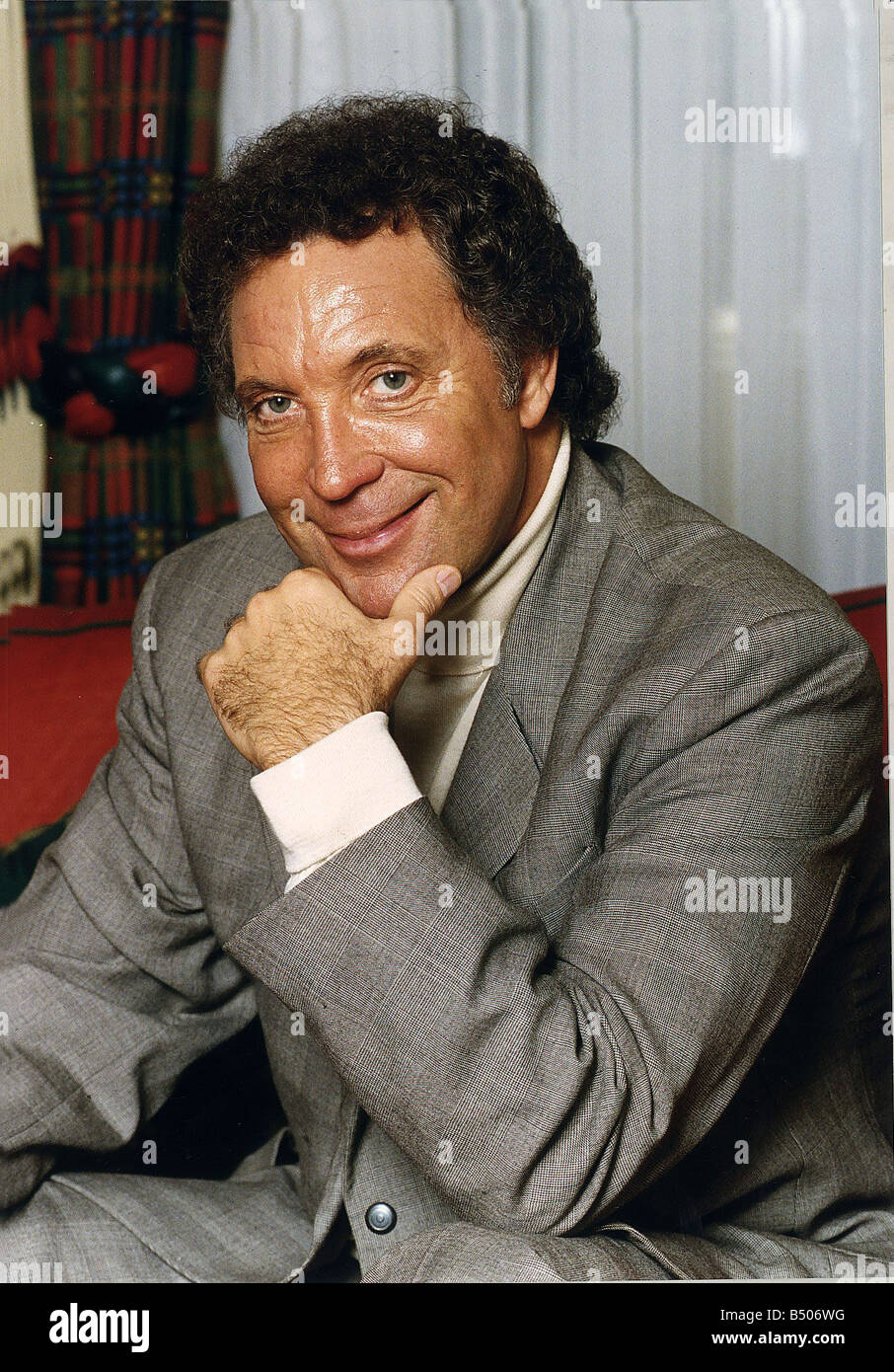 Tom jones singer hi-res stock photography and images - Alamy
