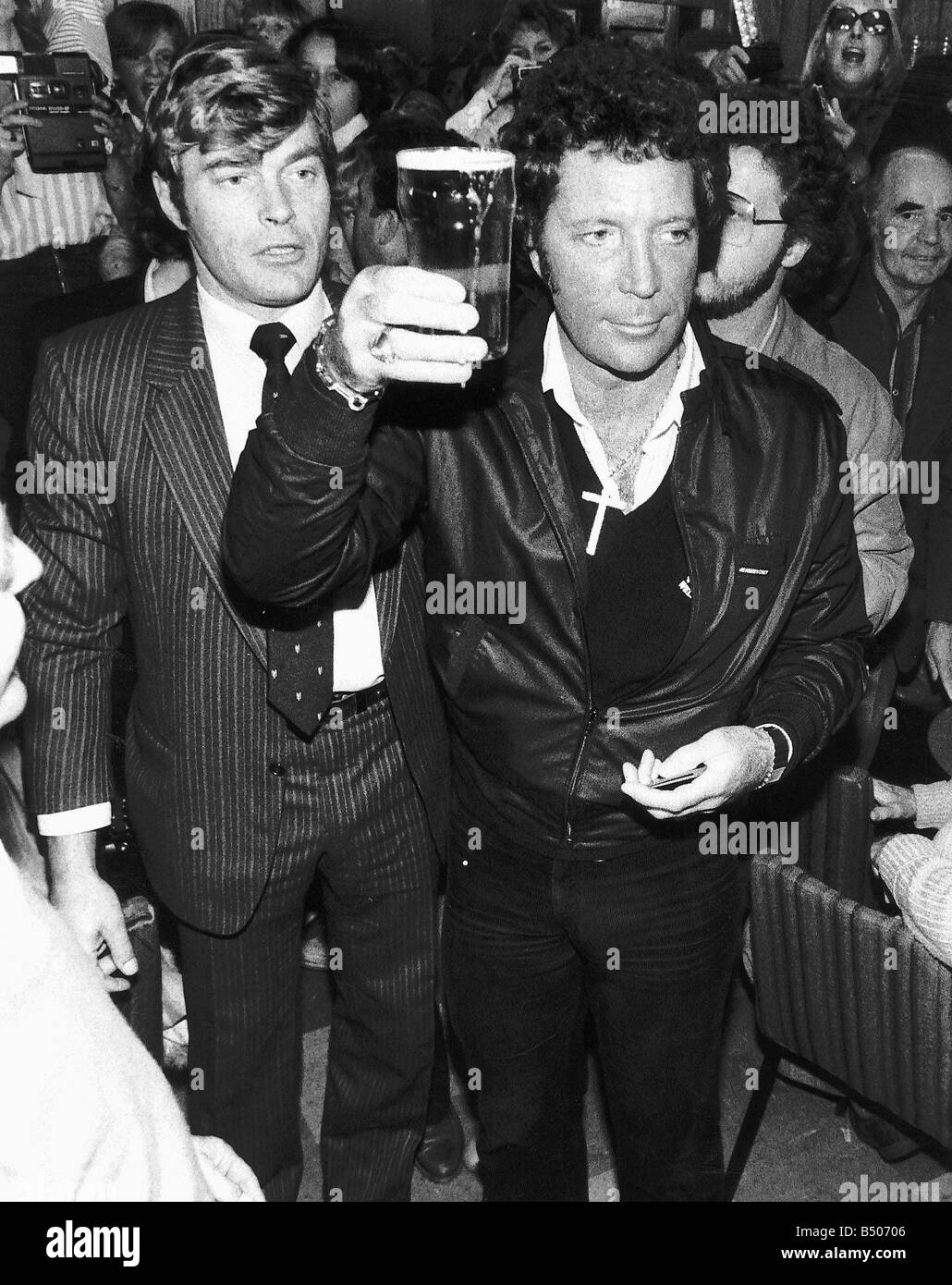 Tom Jones singer Stock Photo - Alamy