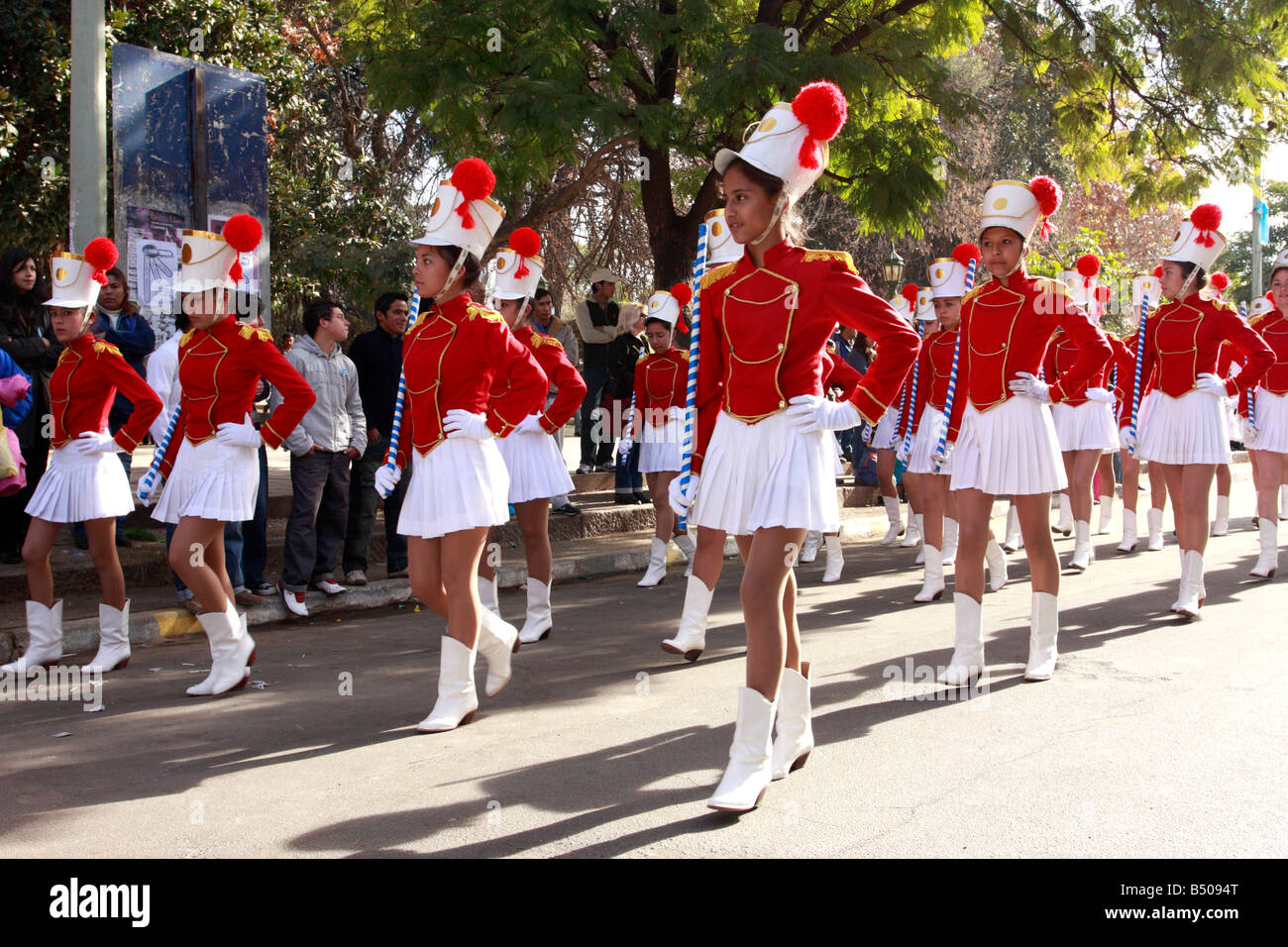 Girls marching in a parade hi-res stock photography and images - Alamy
