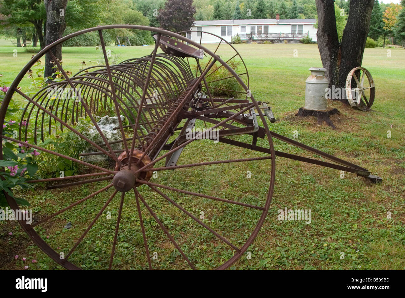 Rake art hi-res stock photography and images - Alamy