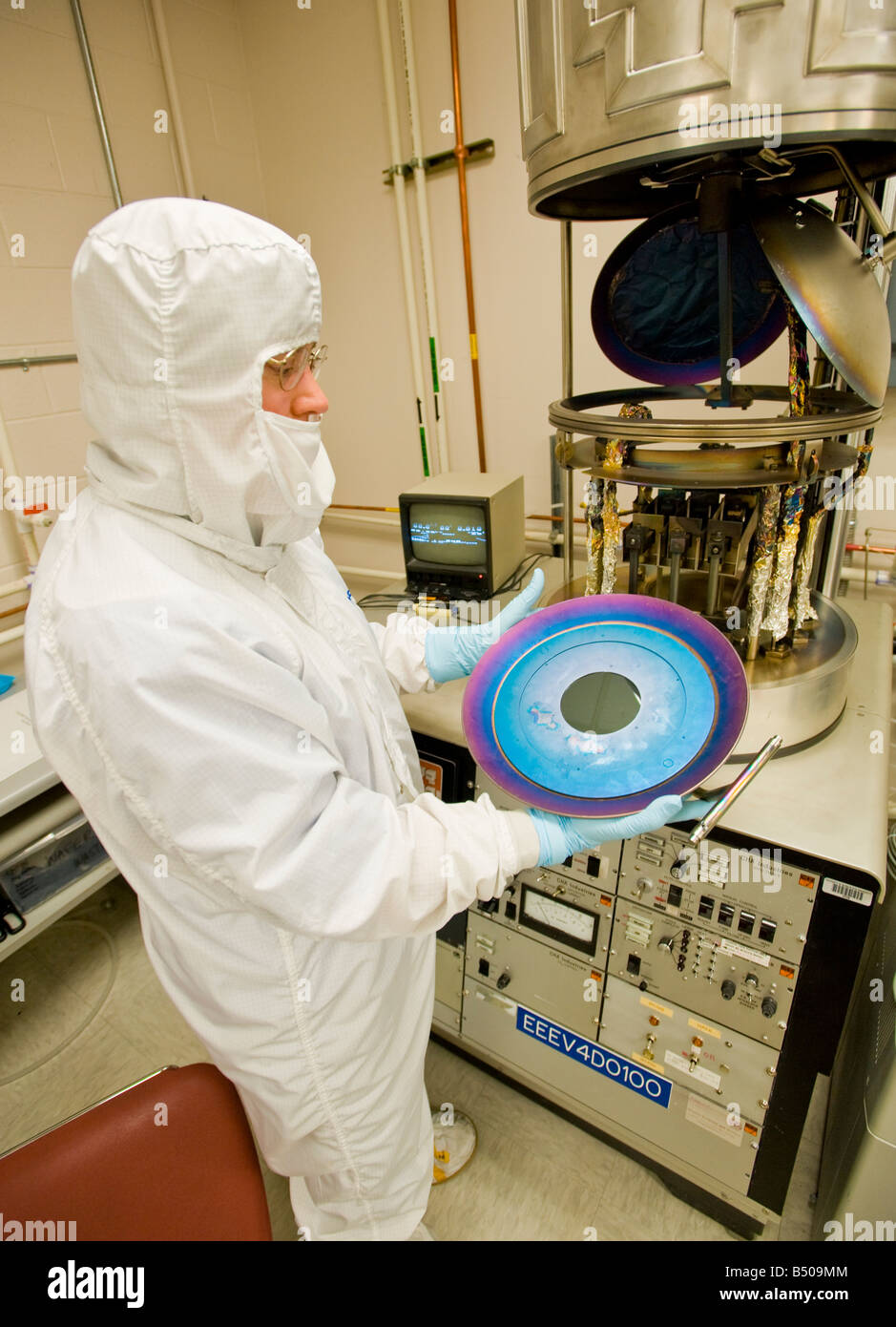 A scientist works in a lab Stock Photo - Alamy