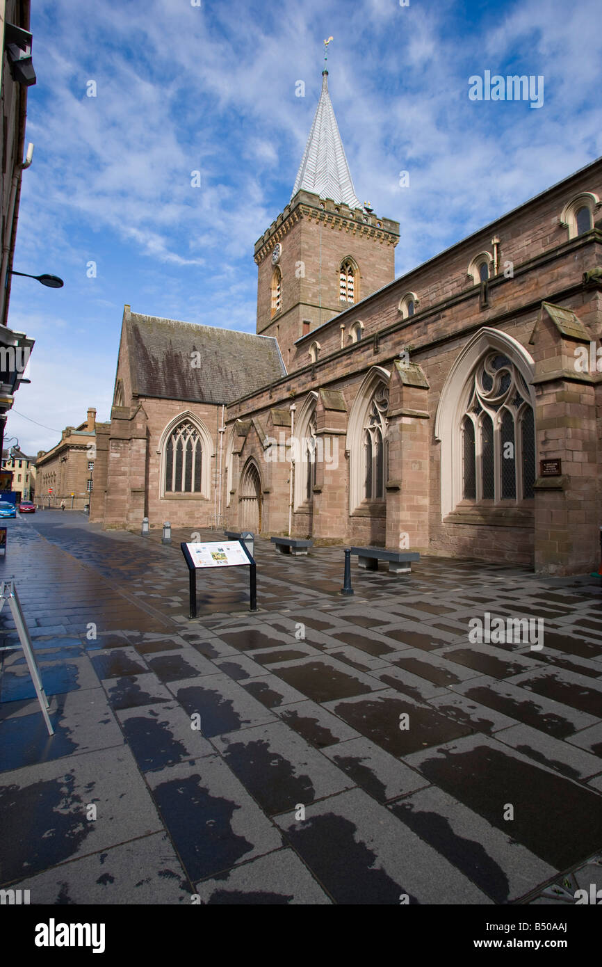 Perth town centre scotland hi-res stock photography and images - Alamy