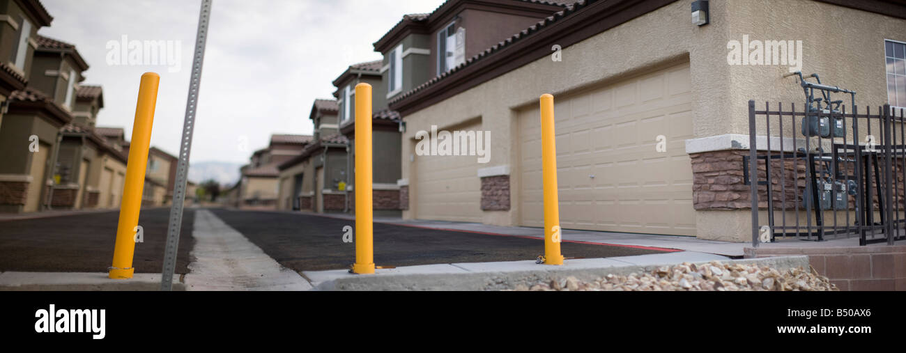 Row of suburb houses usa hi-res stock photography and images - Alamy