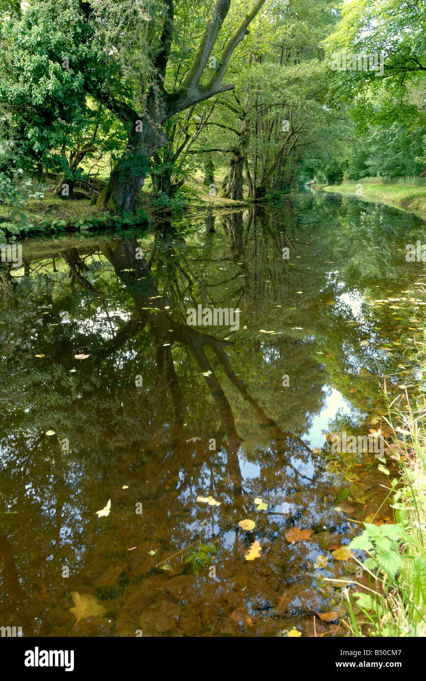 Scenery on canal hi-res stock photography and images - Alamy