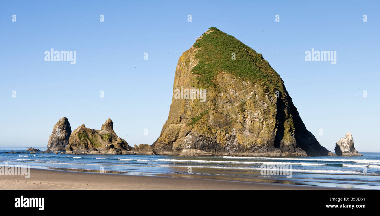 Tall haystack hi-res stock photography and images - Alamy