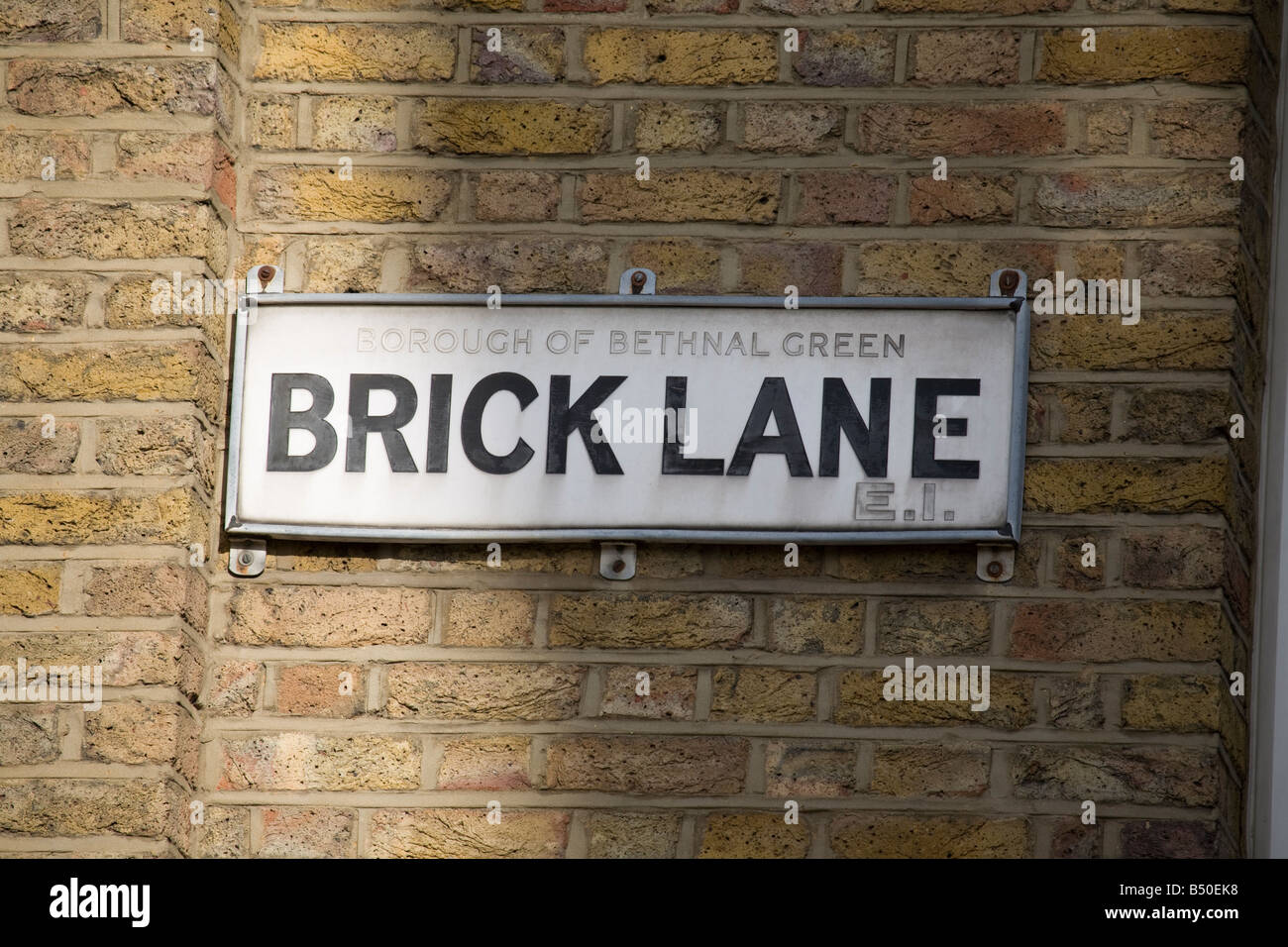 Street signs uk hi-res stock photography and images - Alamy