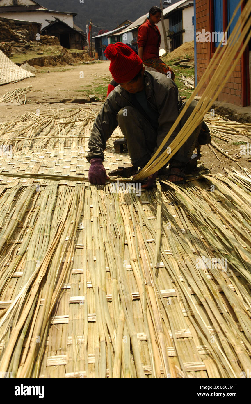 Boy weaving hi-res stock photography and images - Alamy