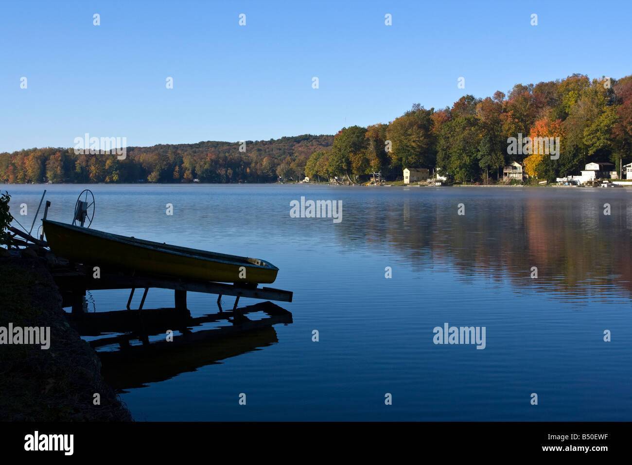 Early October morning scene of Lake Findley, New York Stock Photo - Alamy
