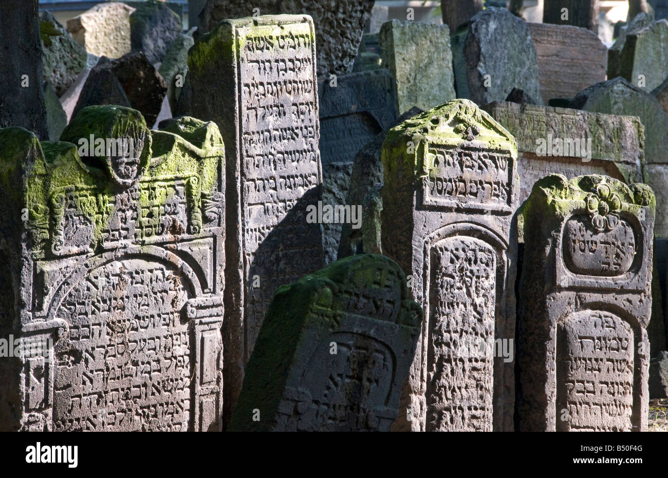 Jewish gravestones hi-res stock photography and images - Alamy