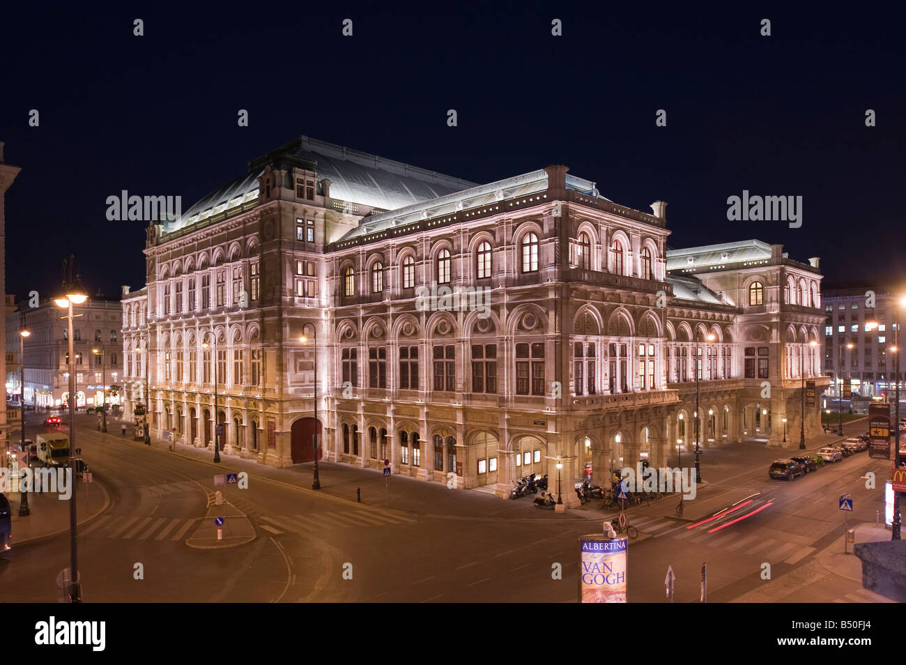 Wien oper hi-res stock photography and images - Alamy