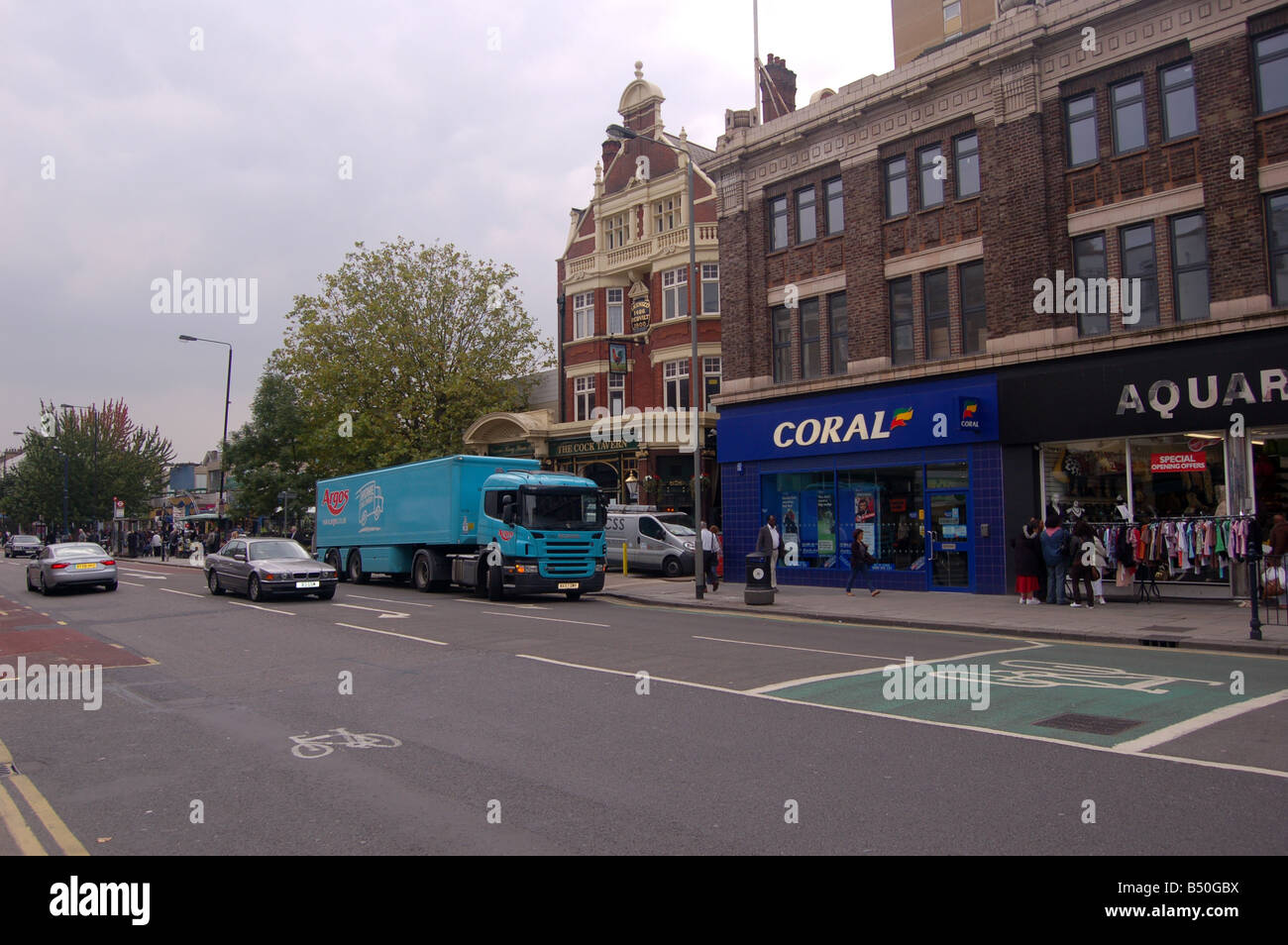 High Street Kilburn, London, England, Uk Stock Photo - Alamy