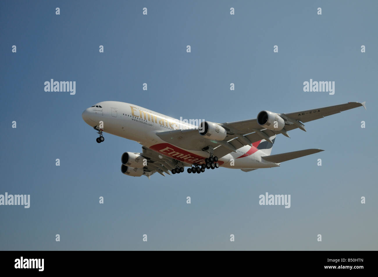 Emirates A380 Airbus super jumbo jet makes its first visit to LAX Stock ...