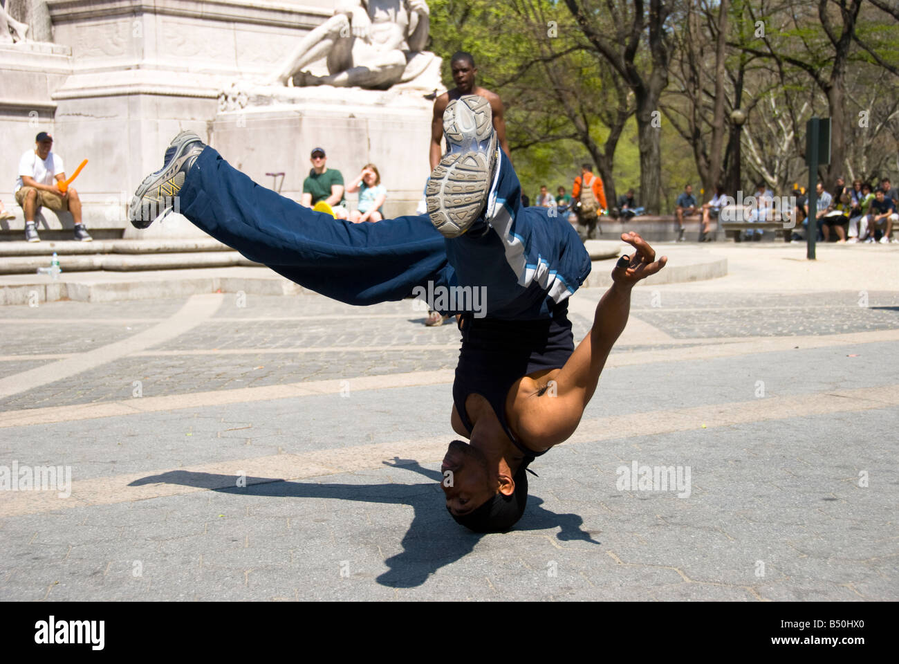 Breakdance nyc hi-res stock photography and images - Alamy