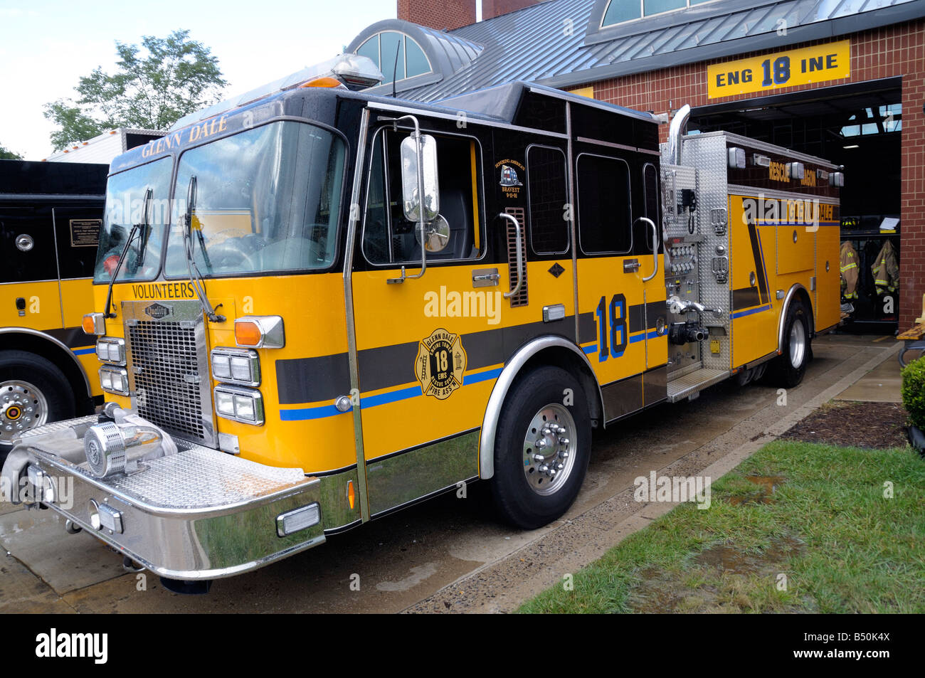 Fire truck parked in front of Glendale Fire Department in Glendale ...