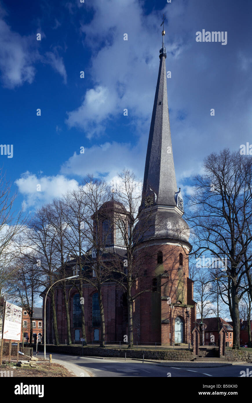 Rellingen, evangelisch-lutherische Rellinger Kirche, Außenansicht von ...