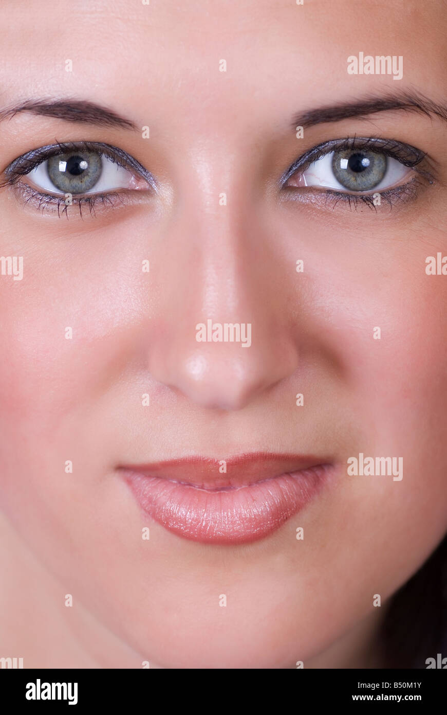 Girl facing camera serious hi-res stock photography and images - Alamy