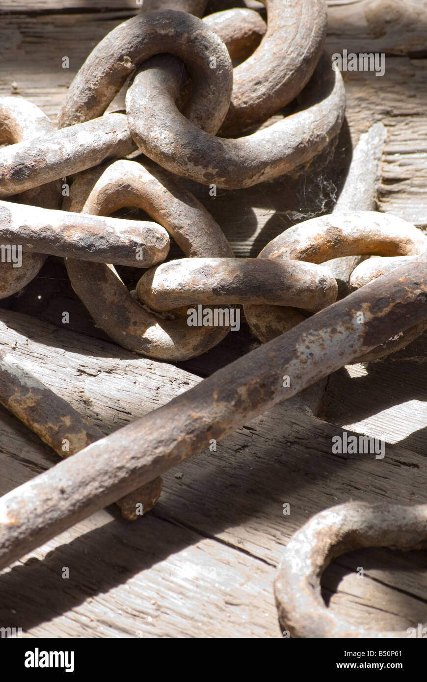 Rusted chains hi-res stock photography and images - Alamy