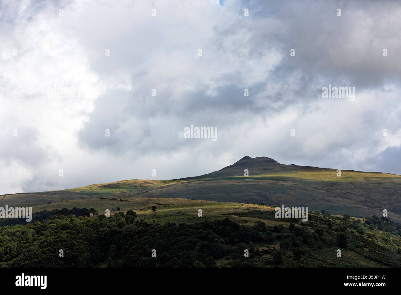 Distant mountain peak landscape Stock Photo - Alamy