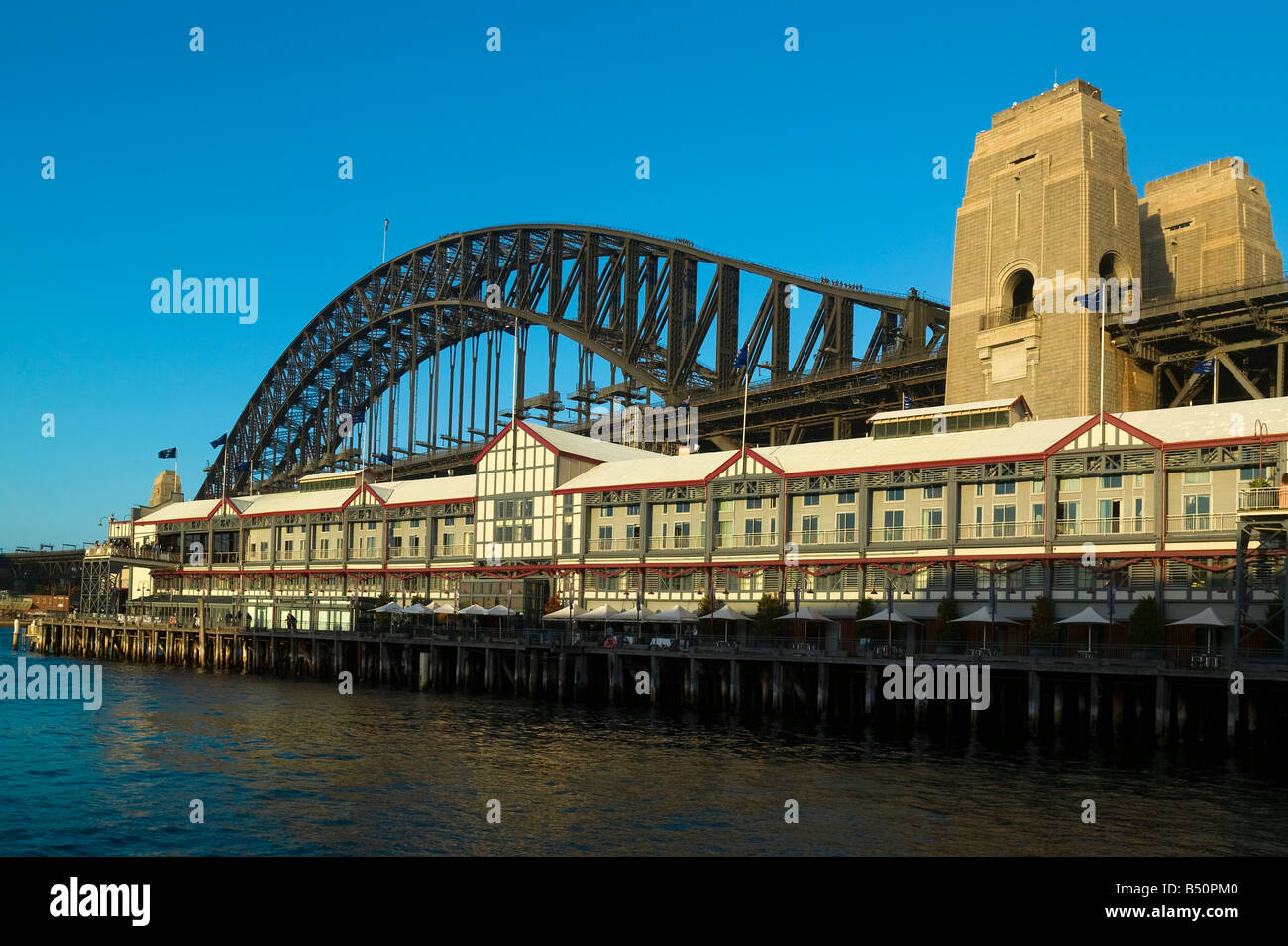 WHARF THEATRE HARBOUR BRIDGE SYDNEY NEW SOUTH WALES AUSTRALIA Stock ...