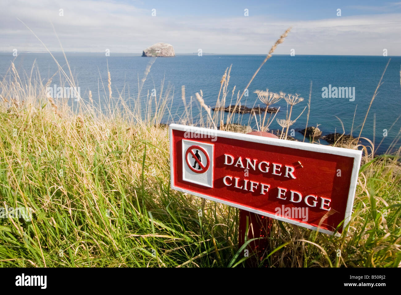 Cliff Edge warning sign at Tantallon, East Lothian Stock Photo - Alamy