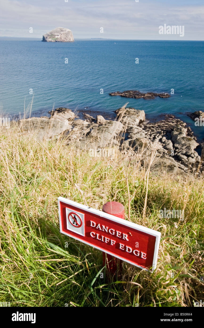 Cliff Edge warning sign at Tantallon, East Lothian Stock Photo - Alamy