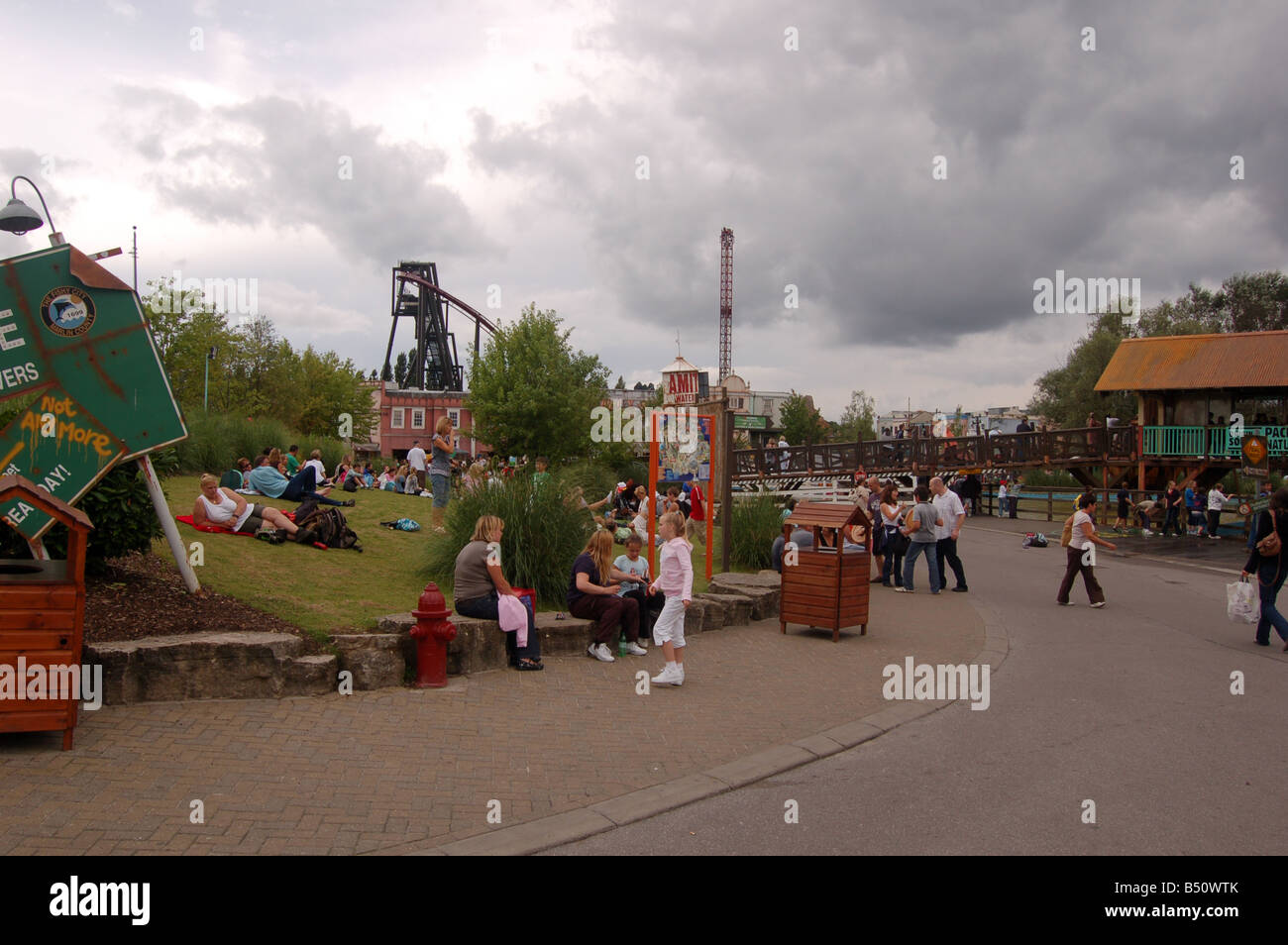 Thorpe park uk and family hi-res stock photography and images - Alamy