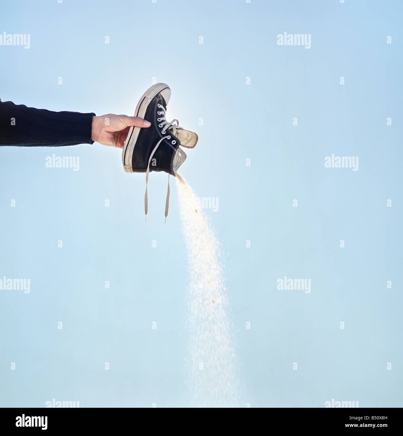 Sand pouring out hi-res stock photography and images - Alamy