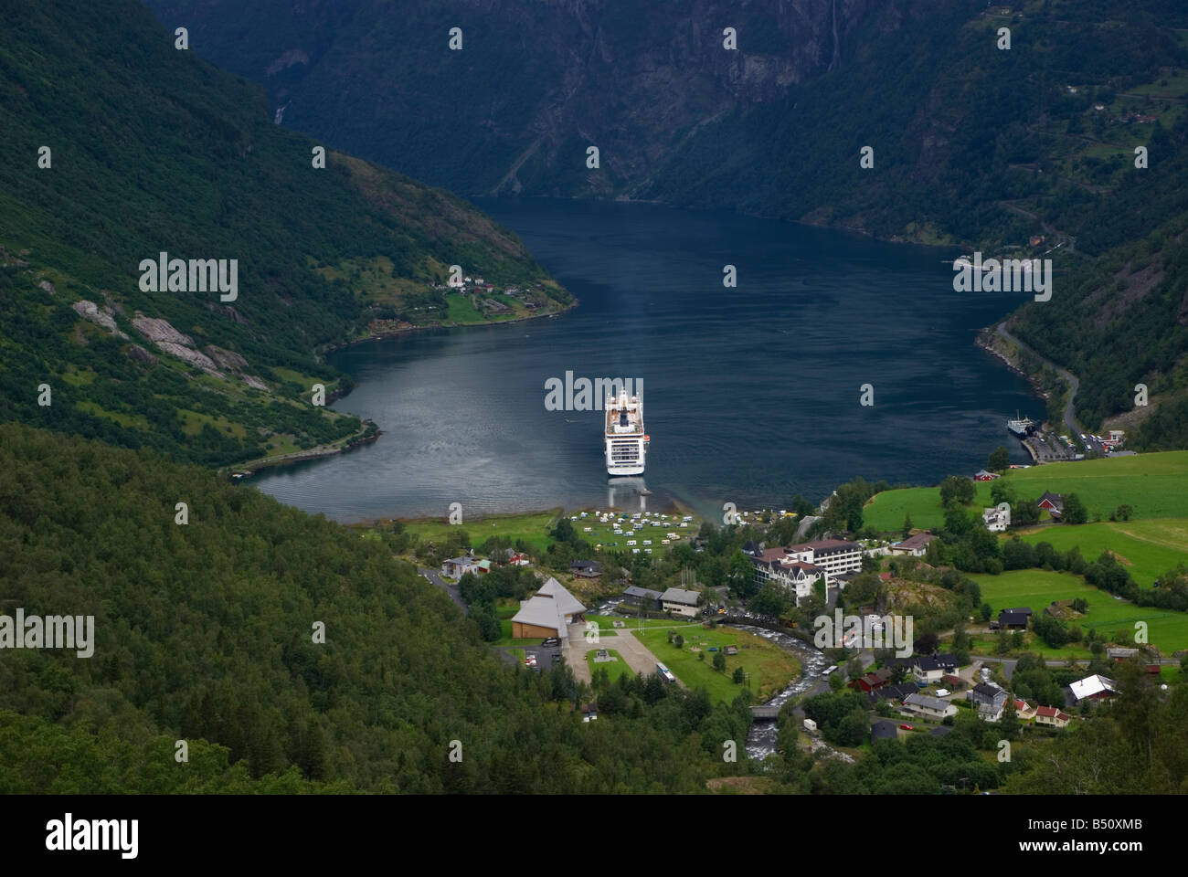 Lifted viewpoint hi-res stock photography and images - Alamy