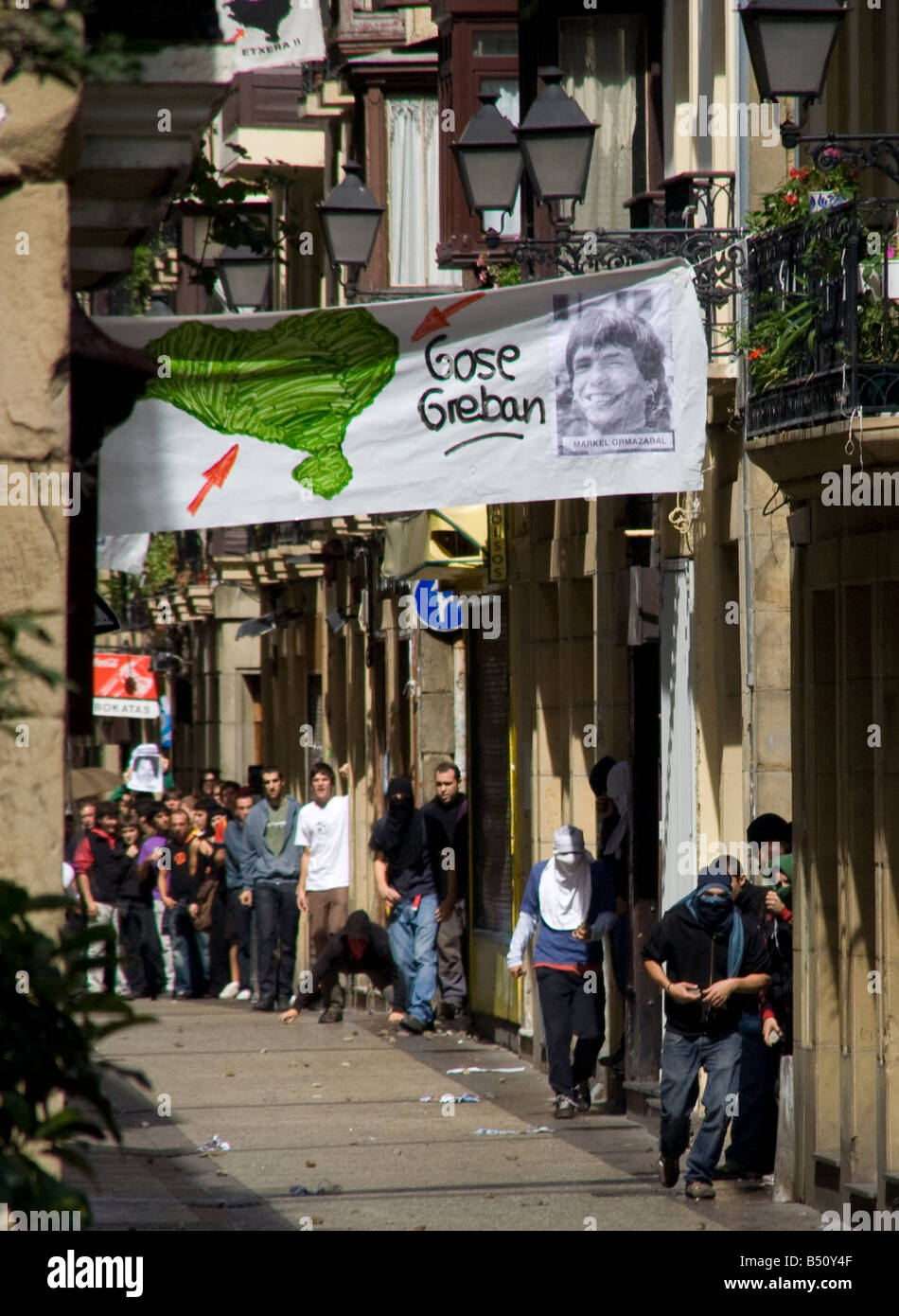 Throwing rocks hi-res stock photography and images - Alamy