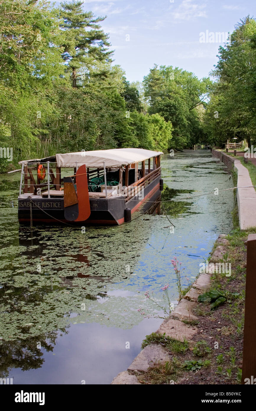 Canal and barge in New Hope, Pennsylvania Stock Photo - Alamy
