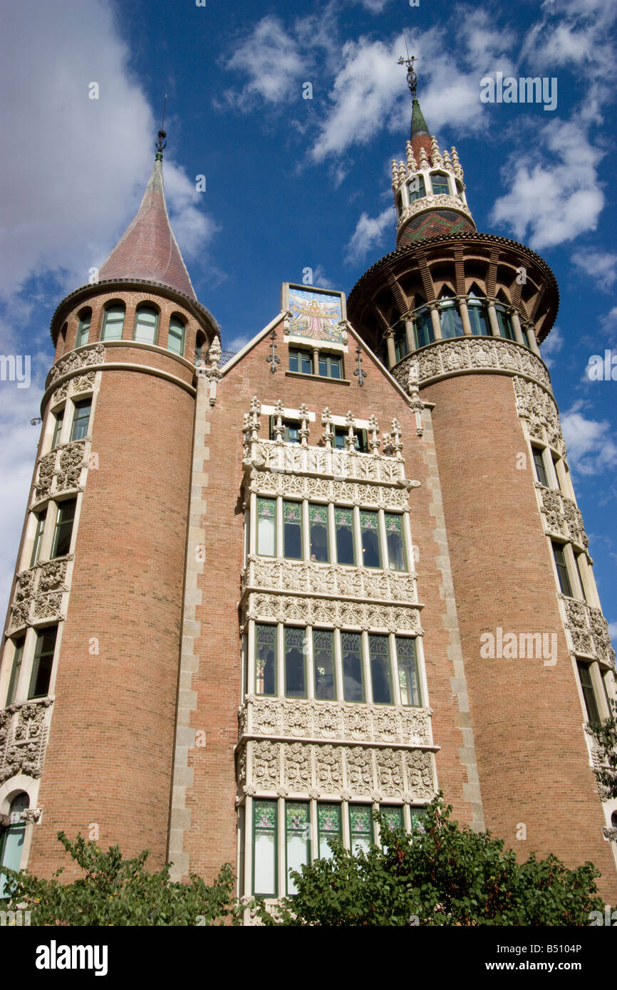 Spikes architecture hi-res stock photography and images - Alamy