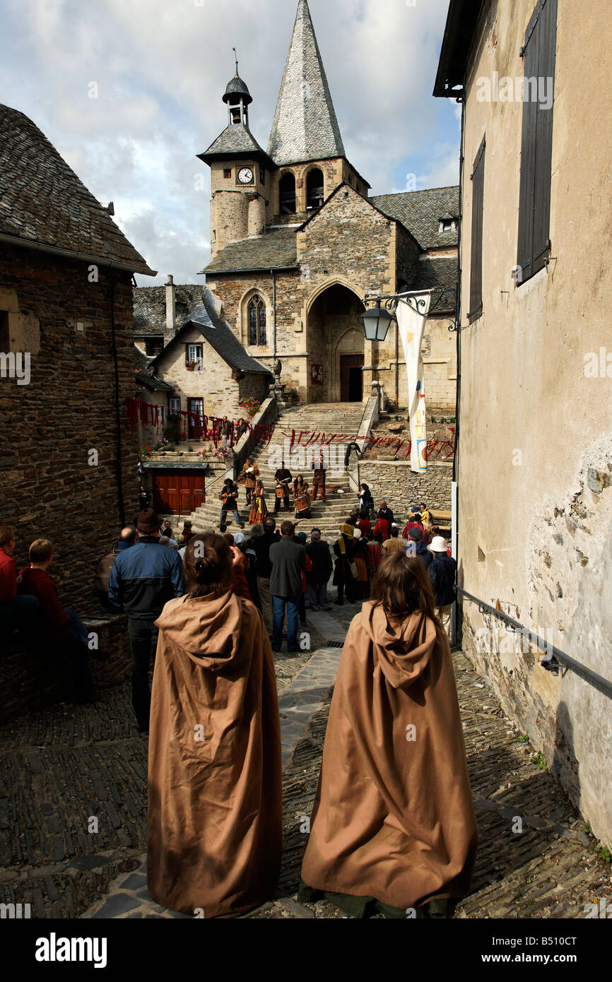 Villagers hi-res stock photography and images - Alamy