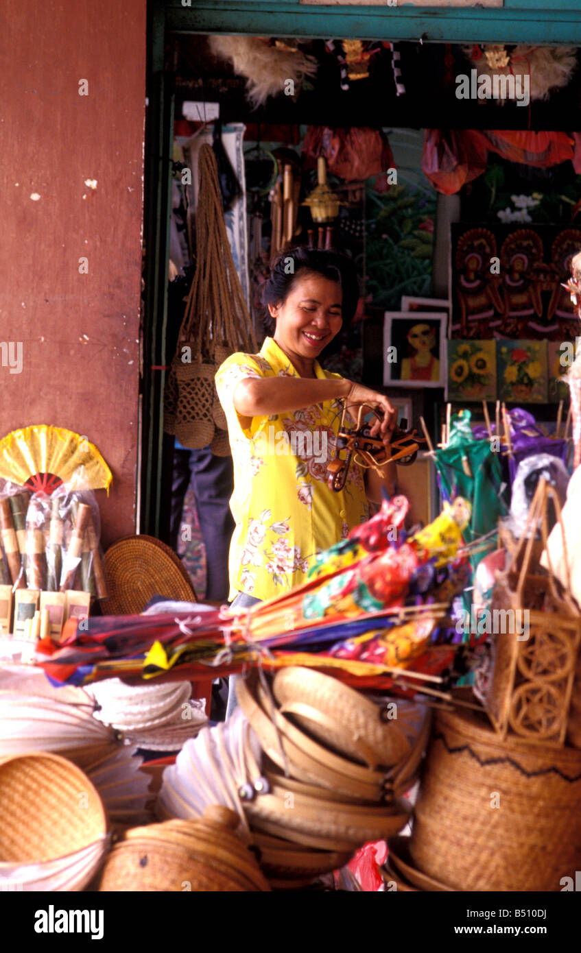 pasar kumbasari craft stall denpasar bali indonesia Stock Photo - Alamy