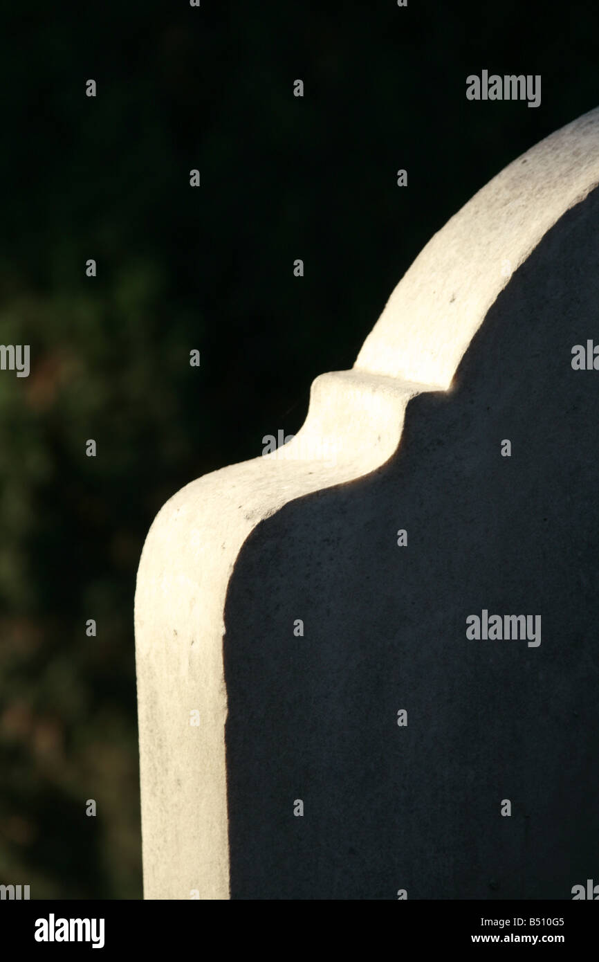 close up of one single gravestone in cemetery Stock Photo - Alamy