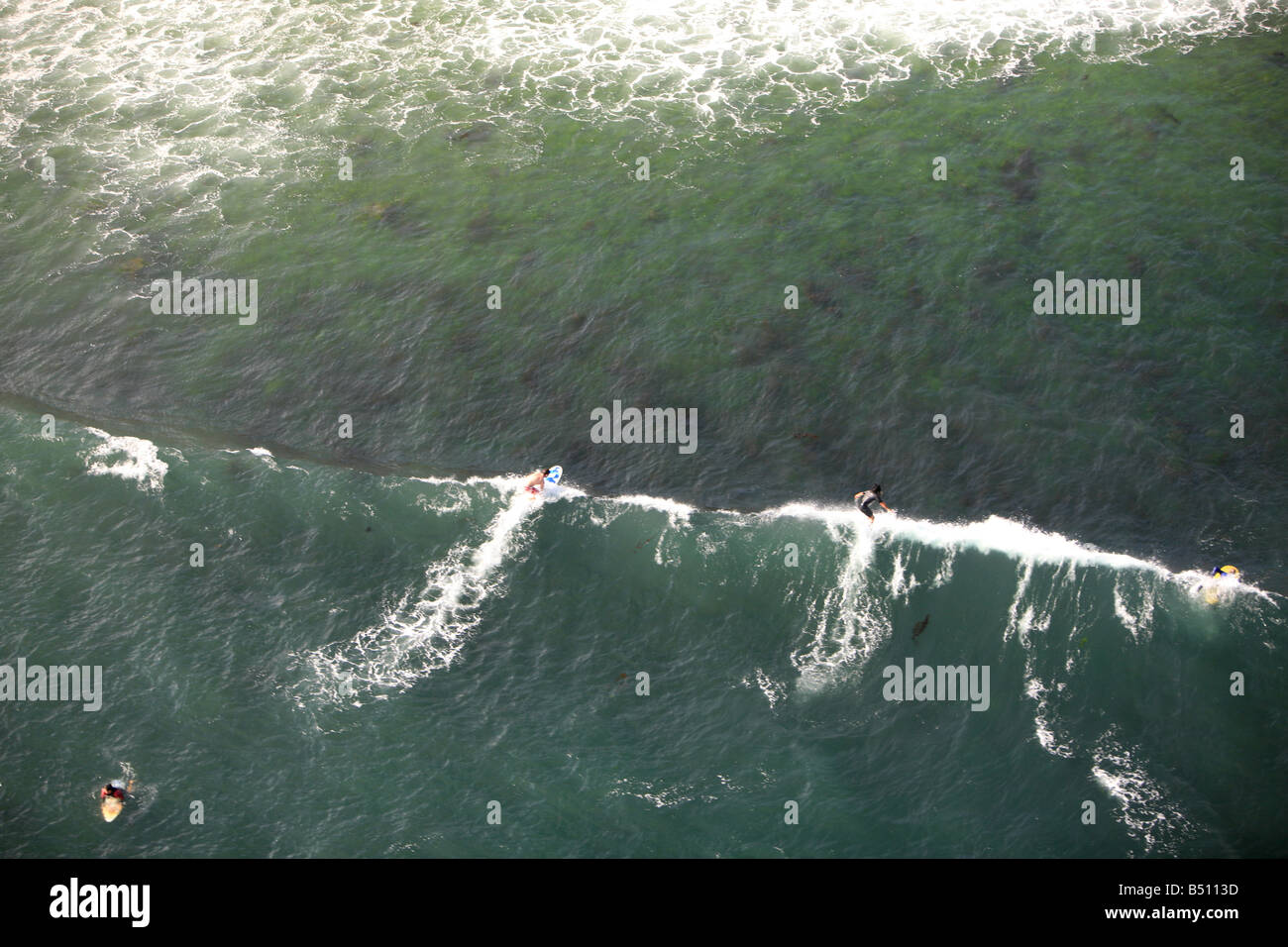Overhead wave surfer hi-res stock photography and images - Alamy
